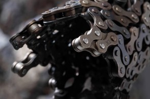 Remarkable sculptures made from bicycle chains | favbulous